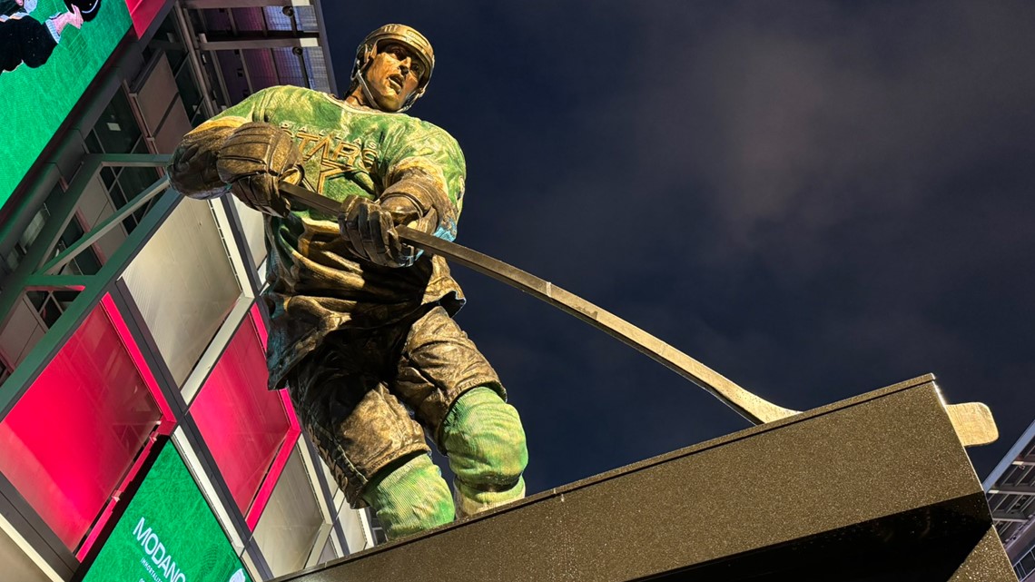 Dallas Stars legend Mike Modano's statue unveiled | wfaa.com