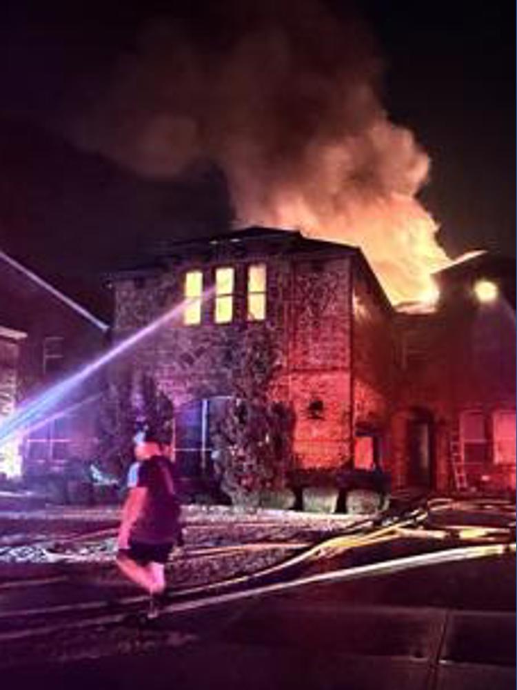 Lightning strike causes house fire in Fort Worth, officials say | wfaa.com