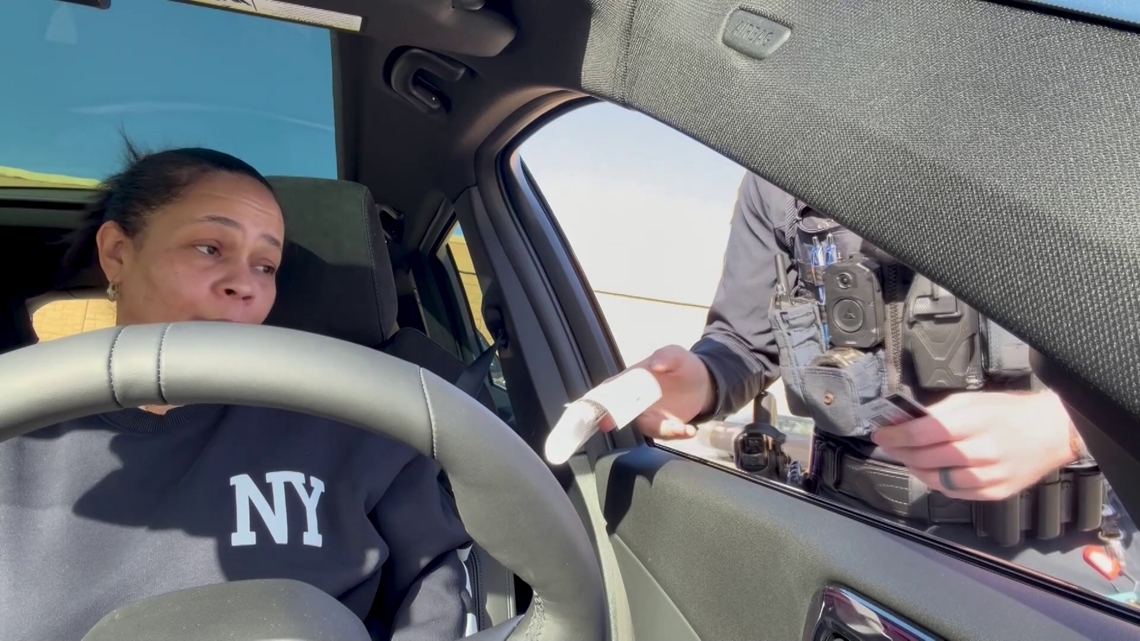 Body camera shows more footage of viral Texas traffic stop where woman ...