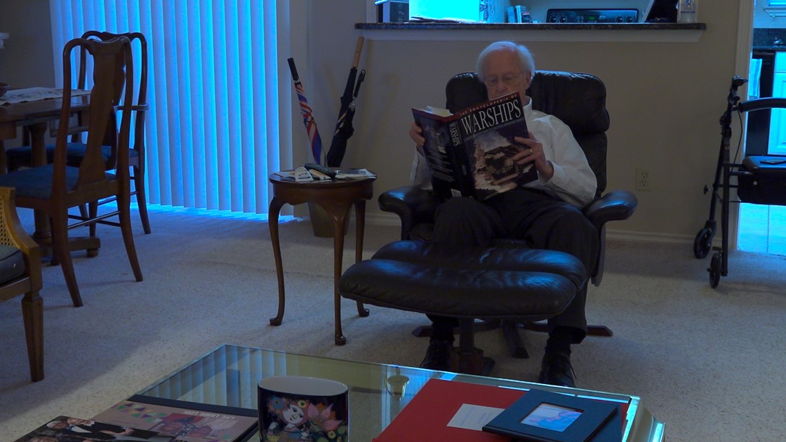 Dallas WWII veteran celebrates 100th birthday | wfaa.com