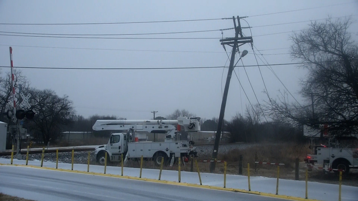 North Texas power outages: Thousands wake up to no electricity Saturday ...