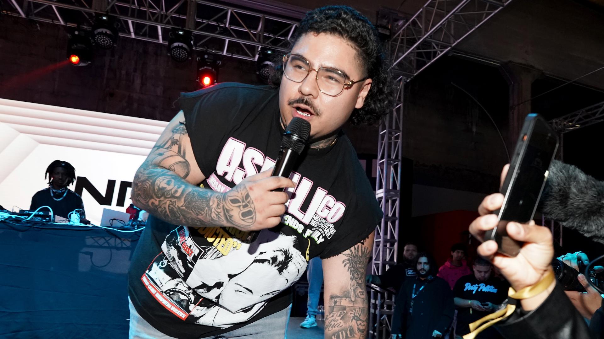 That Mexican OT takes on bull at rodeo event in Fort Worth, Texas ...