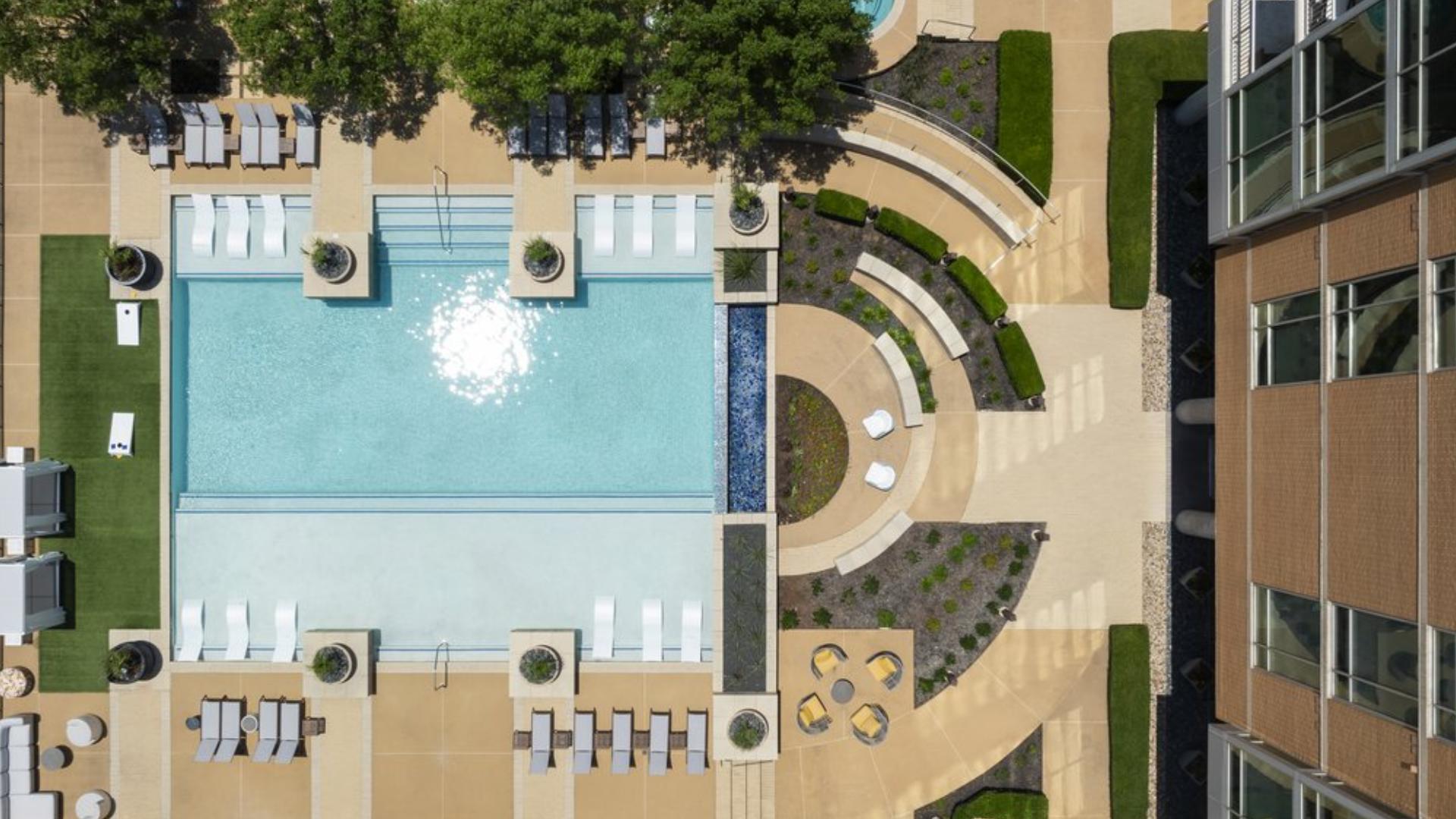3700M Uptown high-rise threatened with foreclosure | wfaa.com