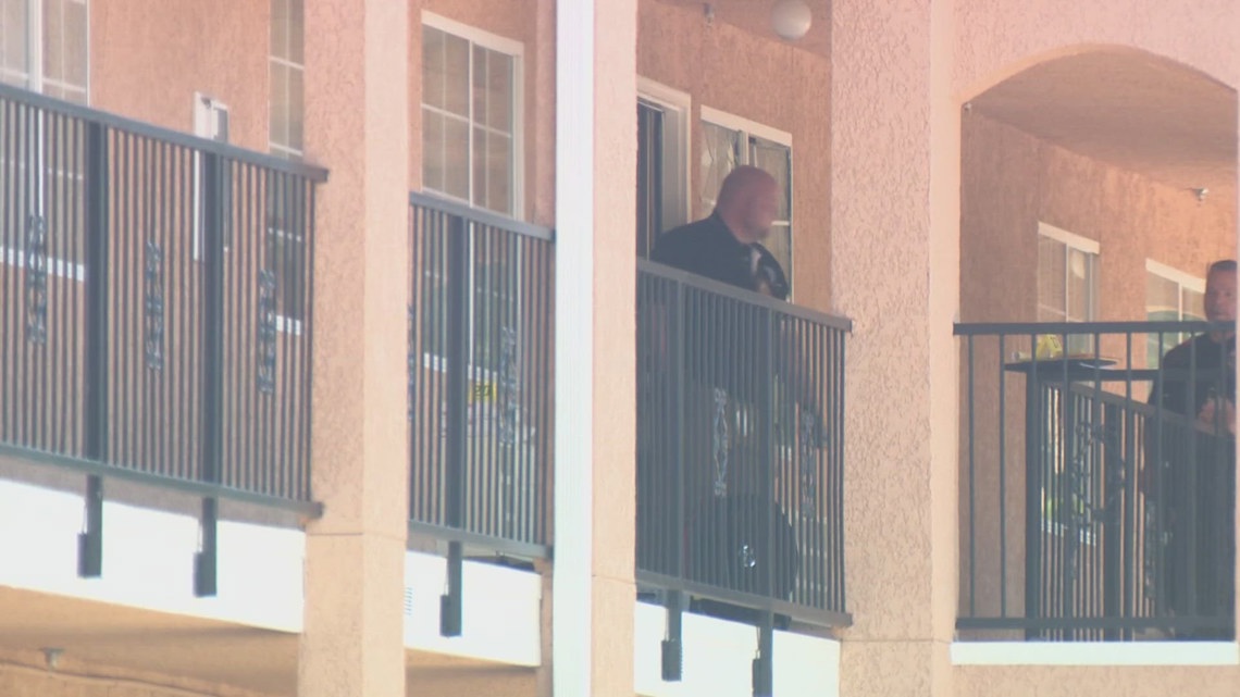 Woman dead, man hospitalized after SWAT situation at North Texas motel ...