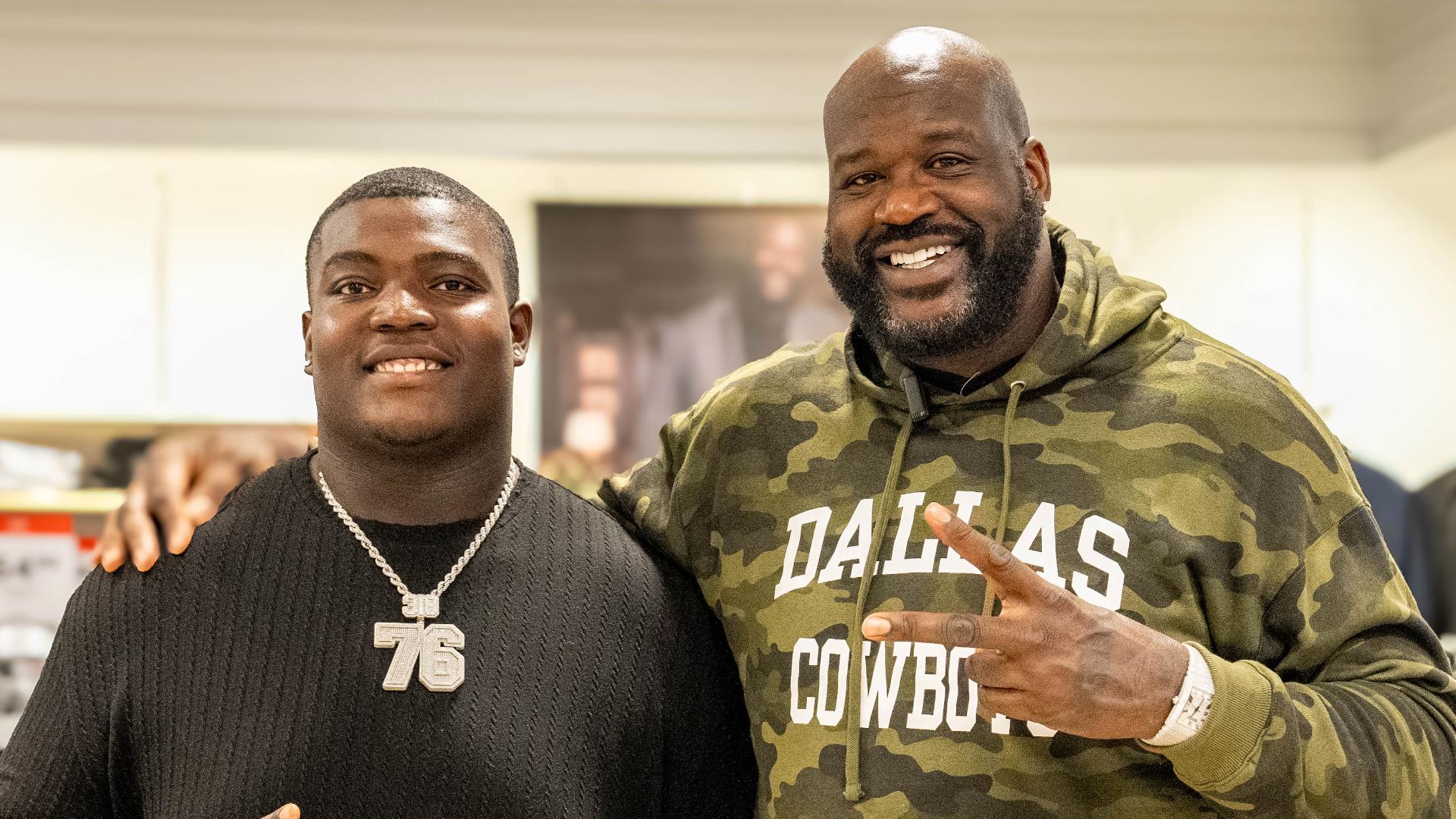 Shaq-a-claus! Texas couple surprised with holiday shopping spree | wfaa.com