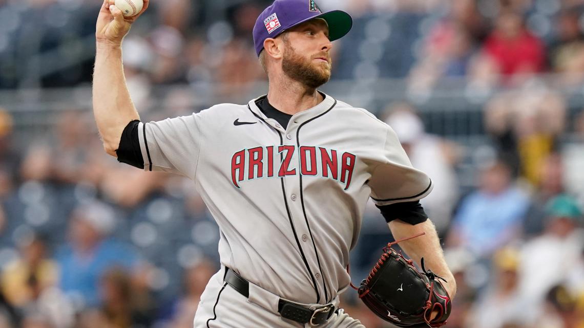 Texas Rangers add Merrill Kelly to pitching roster | wfaa.com