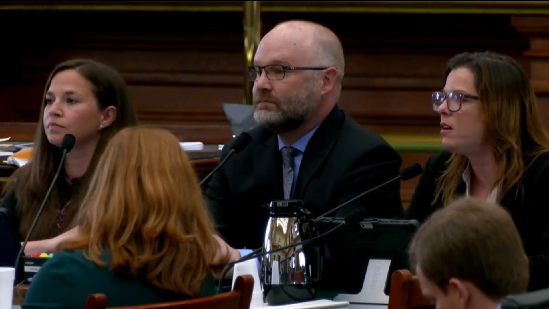 Texas considers new rules for senior housing consultants | wfaa.com