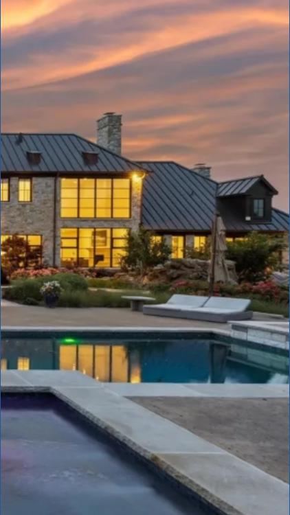 Glenn Beck sells DFW mansion ahead of move out of Texas | wfaa.com