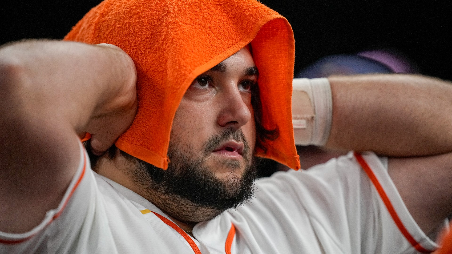 Look at these dejected Astros fan photos from Game 2 of the ALCS | wfaa.com