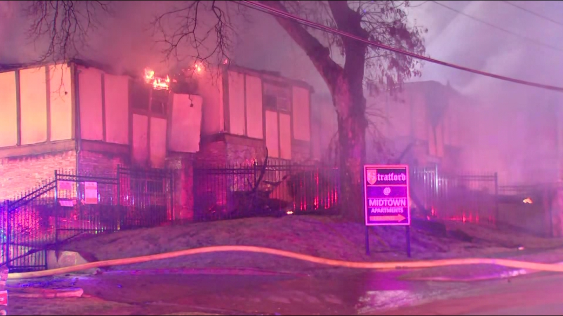 Dallas: Firefighters respond to large apartment fire overnight ...