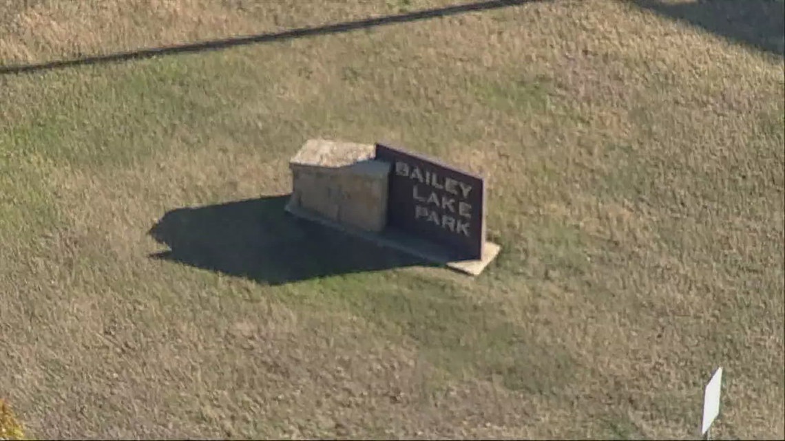 2 suspects wanted in Burleson shooting, police say | wfaa.com