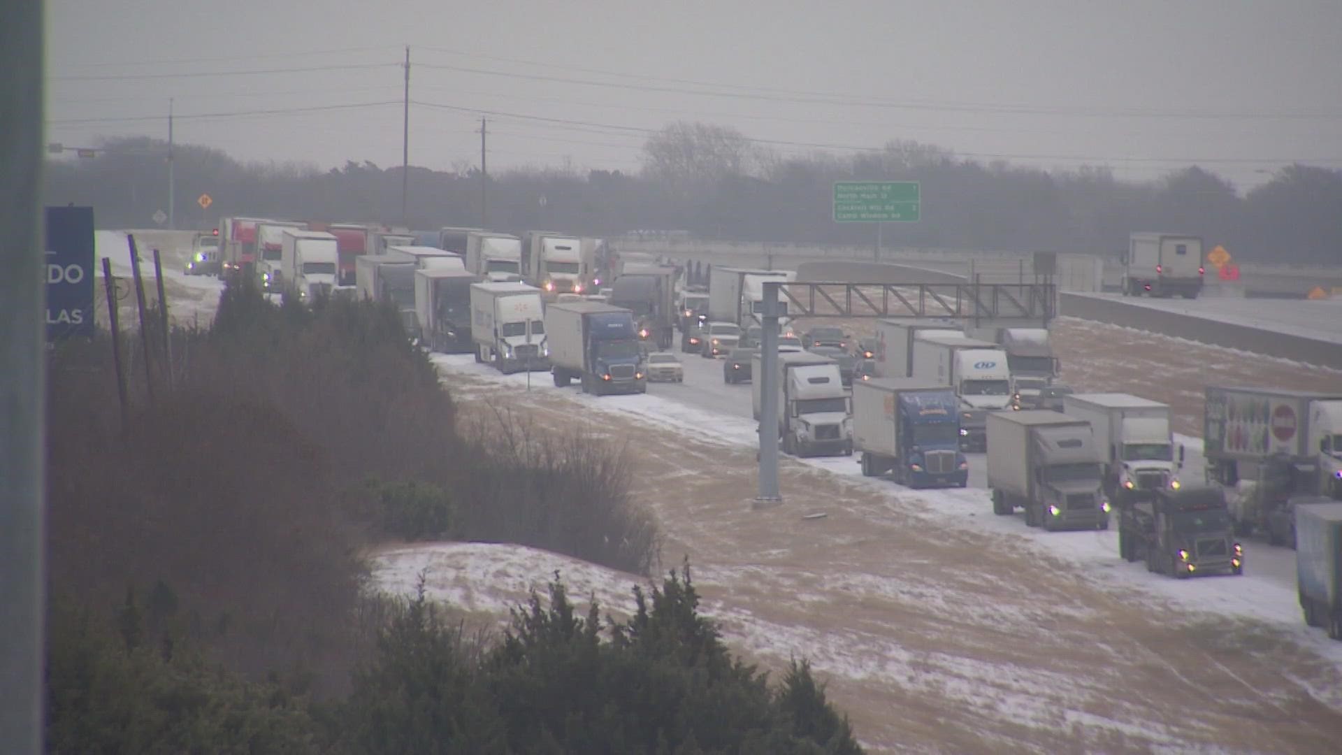 Tracking winter weather along Interstate 20 near Spur 408 in Dallas ...