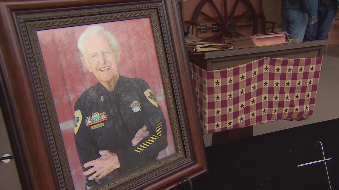 More than 100 attend memorial for world's oldest peace officer in ...