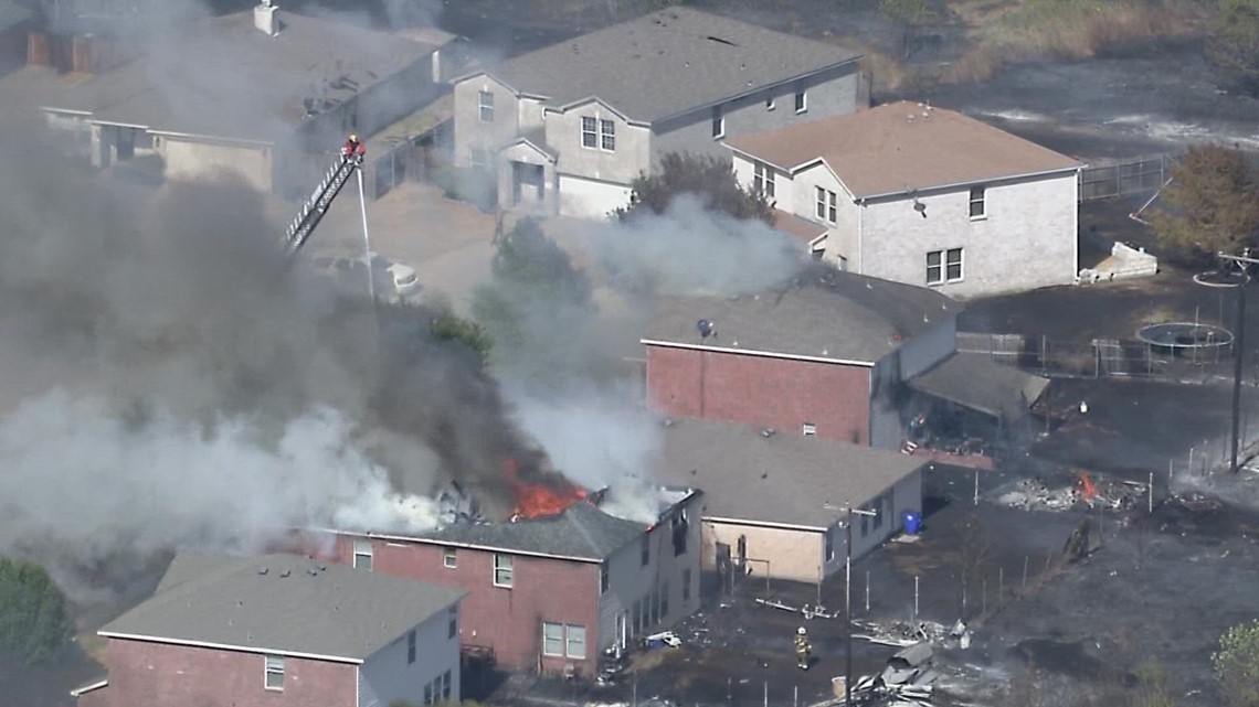 FBI raid near in Dallas: Dozens arrested | wfaa.com