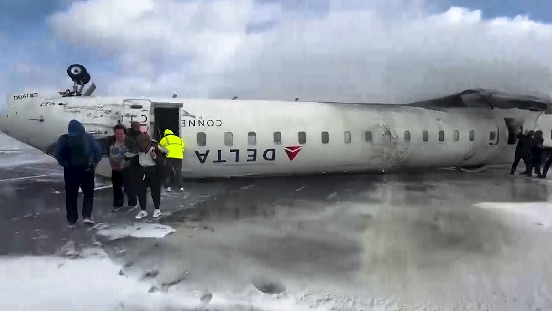 Delta plane crash | Passenger captures video after crash at Toronto ...