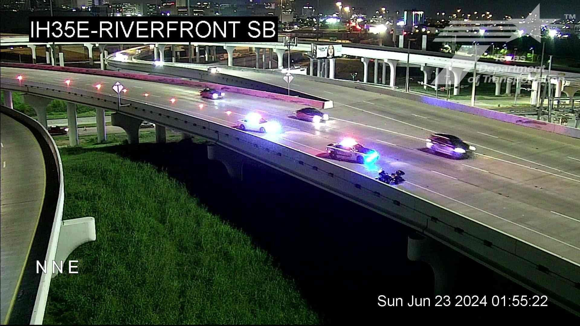 Dallas, Texas: Fatal motorcycle crash closes Interstate 35 | wfaa.com