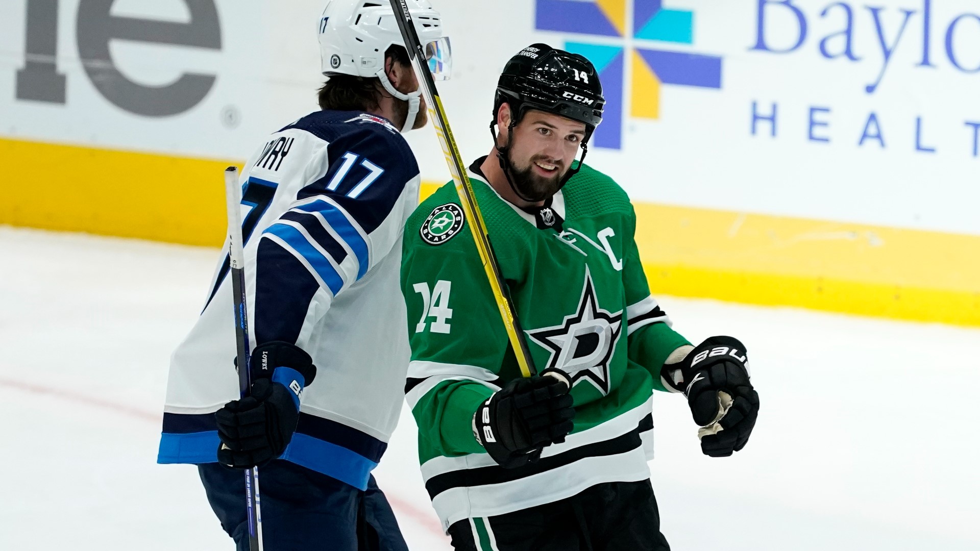 Dallas Stars' Jamie Benn gets engaged to girlfriend | wfaa.com