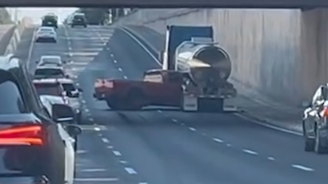 Truck pinned under 18-wheeler on the Dallas North Tollway | wfaa.com