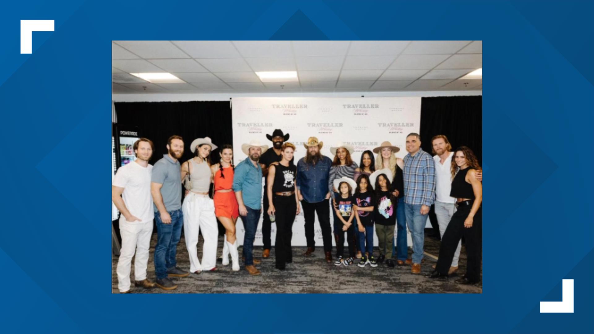 "Lioness" cast members at Chris Stapleton concert in Arlington | wfaa.com