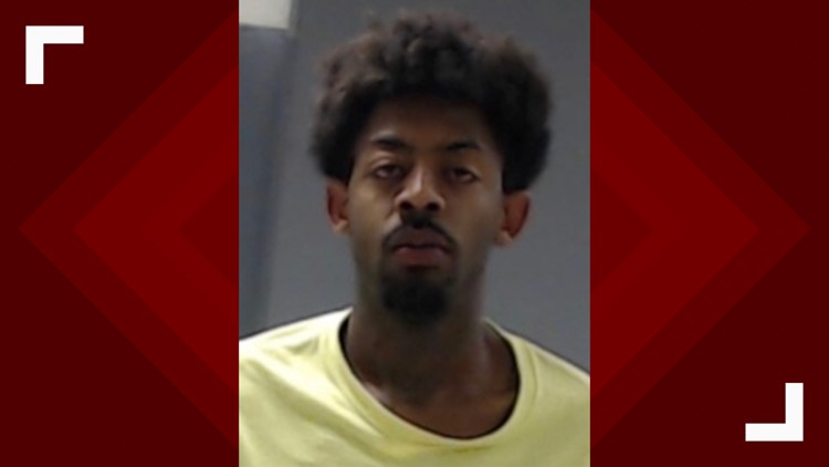 Two taken into custody after pursuit with Rowlett suspect | wfaa.com