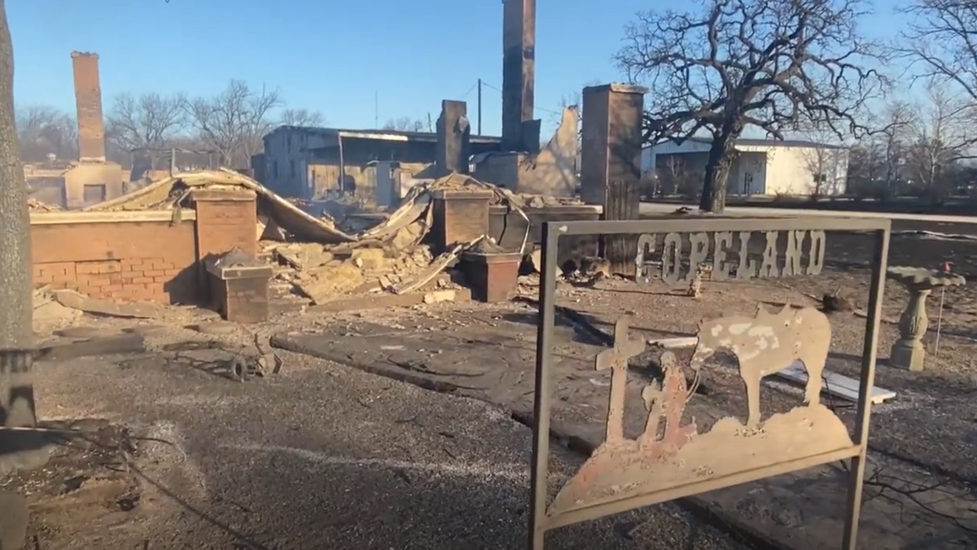 Carbon, Texas wildfire: Eastland County families lose homes | wfaa.com