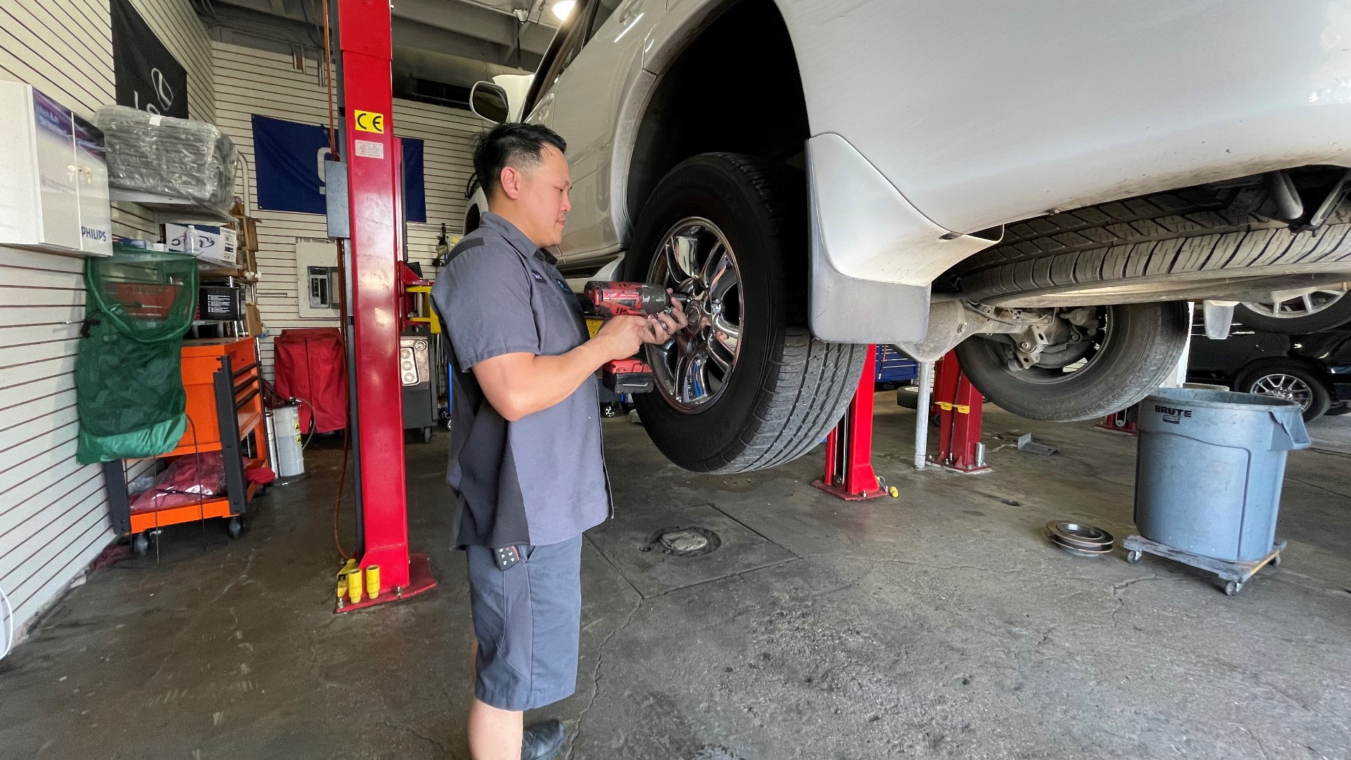 DFW Flooding: Crews respond to stalled cars, water rescues | wfaa.com