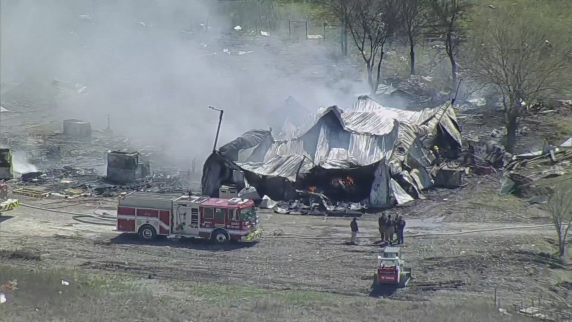 Fire causes heavy smoke near I-35E in Ellis County | wfaa.com