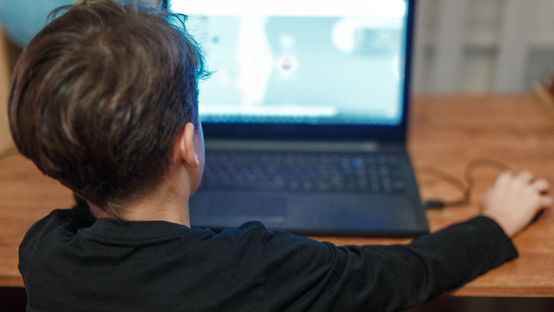 Child online predators: How to get help, where to go if exposed | wfaa.com