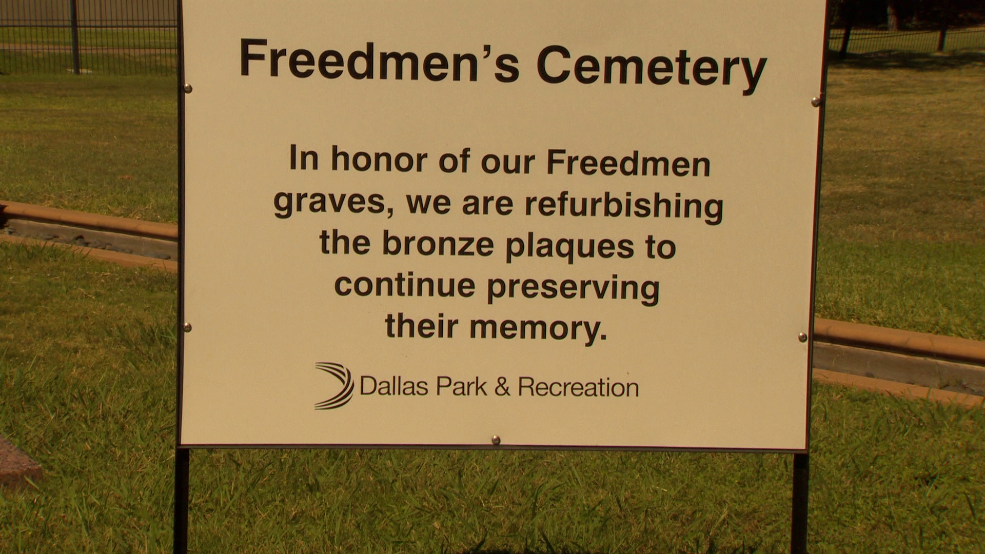 Dallas police identify suspect in theft of historic plaques from ...