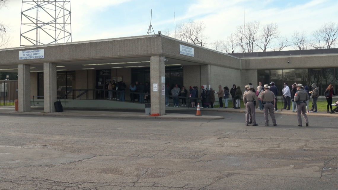Garland DPS appointment glitch frustrates hundreds and causes long wait ...