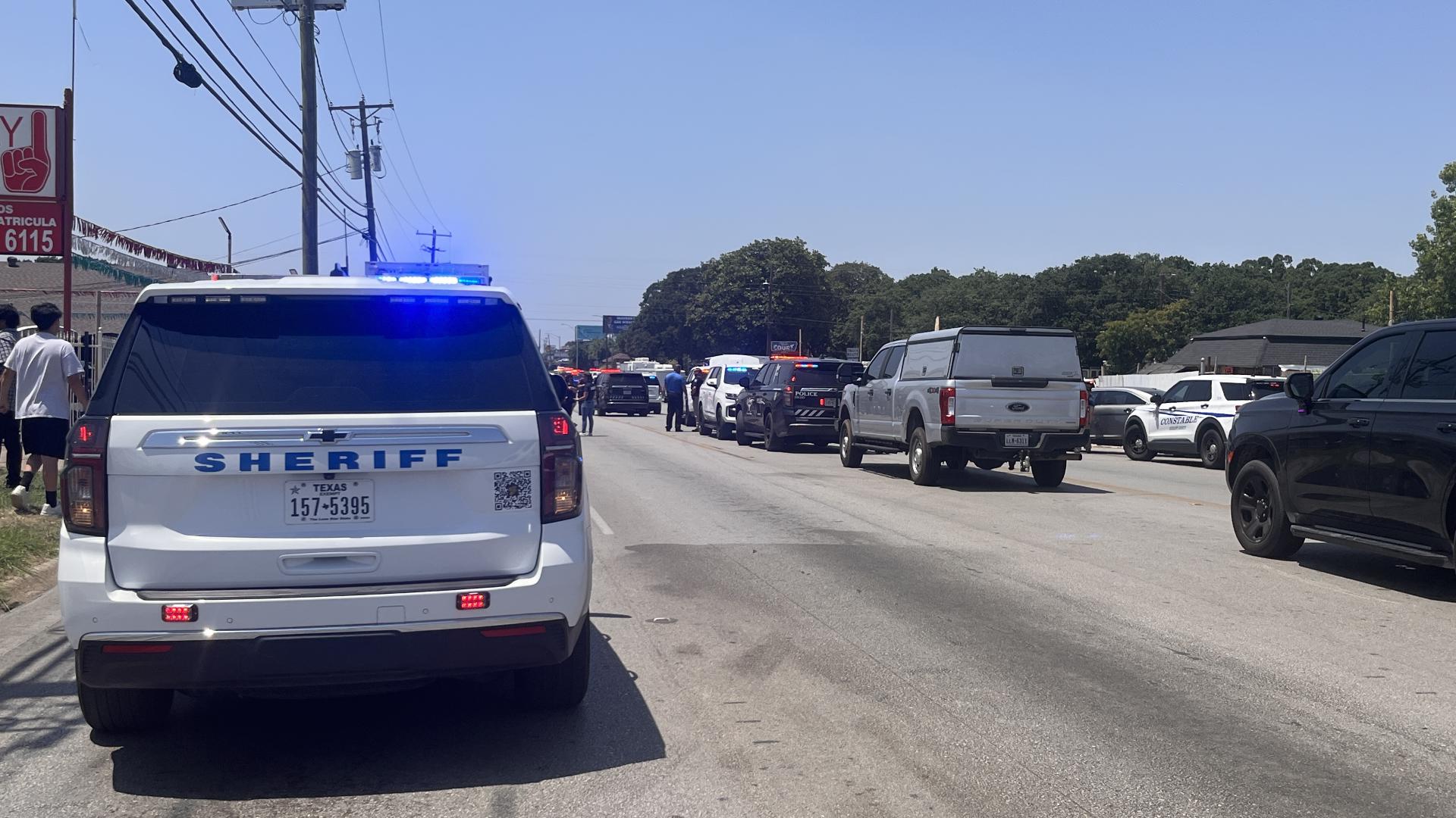 Fort Worth, Texas shooting: Active police scene near Haltom City | wfaa.com