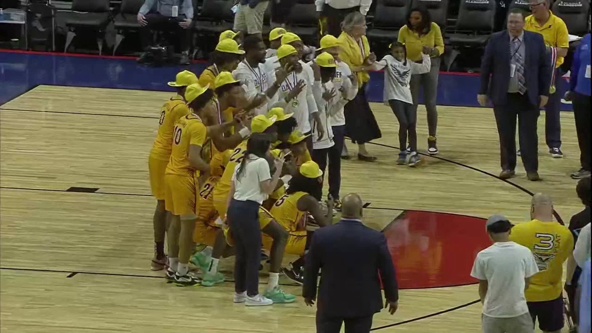 Oak Cliff Faith Family boys basketball state title score, recap | wfaa.com
