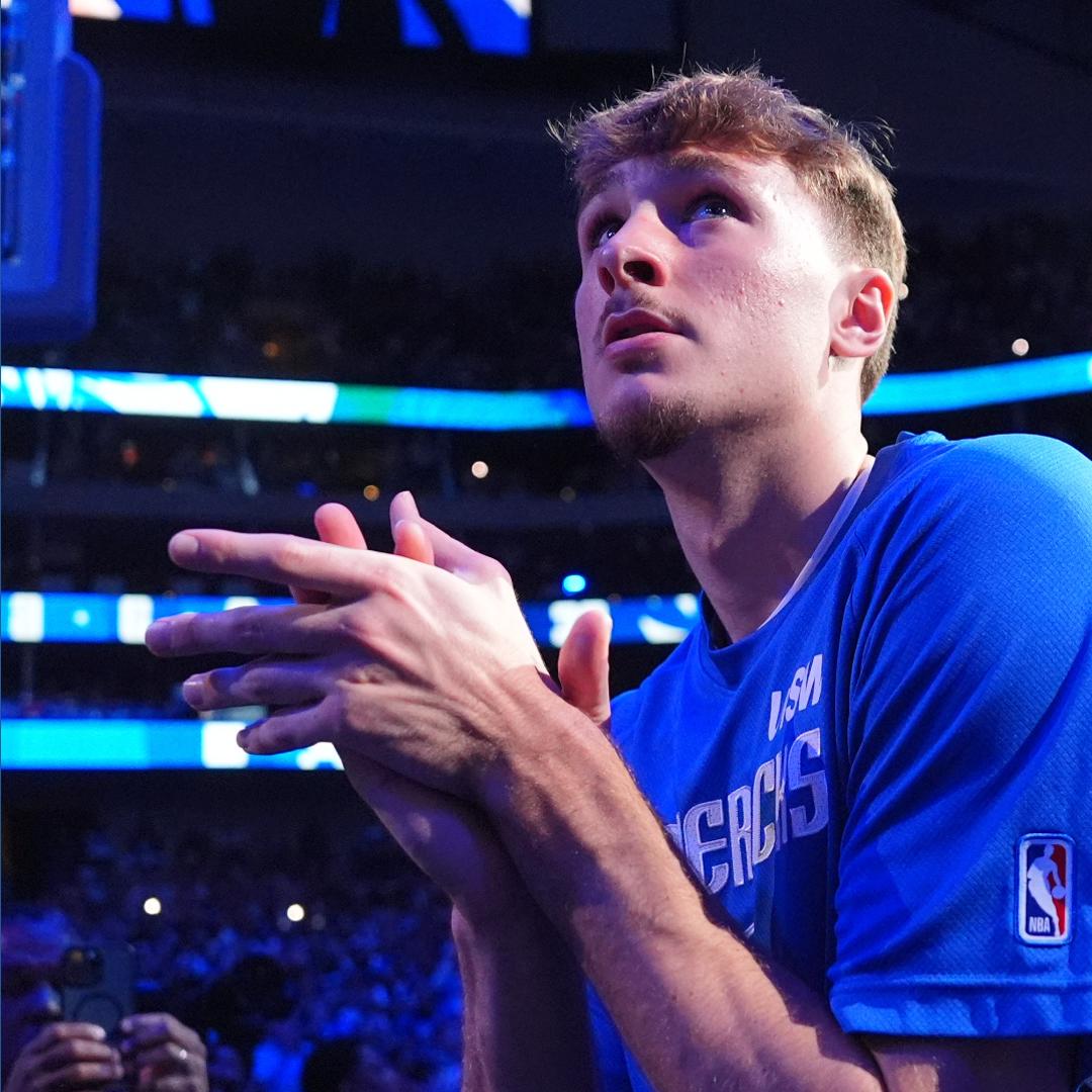 'Our FLAGG was still there' | Mavs fans use spin on famous Stars ...