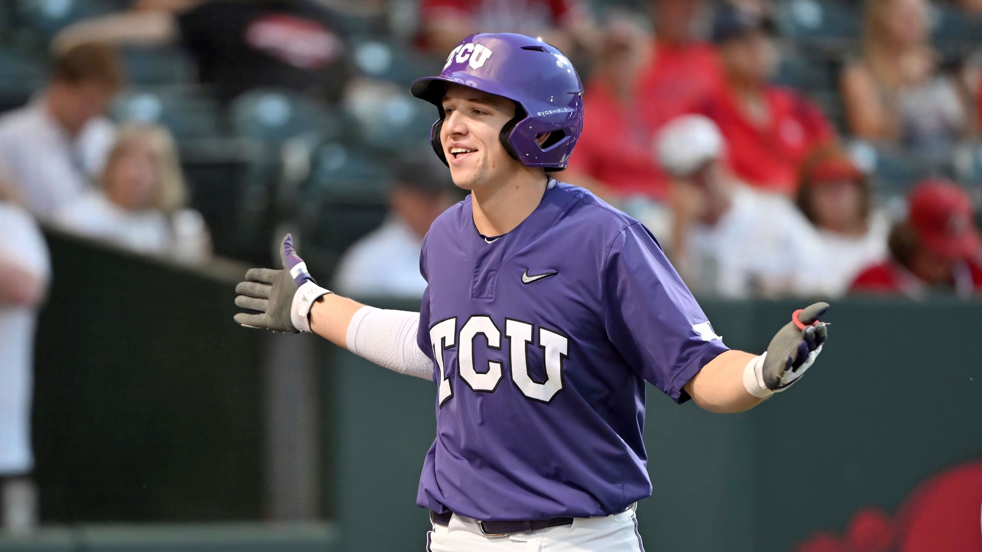 TCU baseball beats Arkansas, advances to NCAA Super Regionals | wfaa.com
