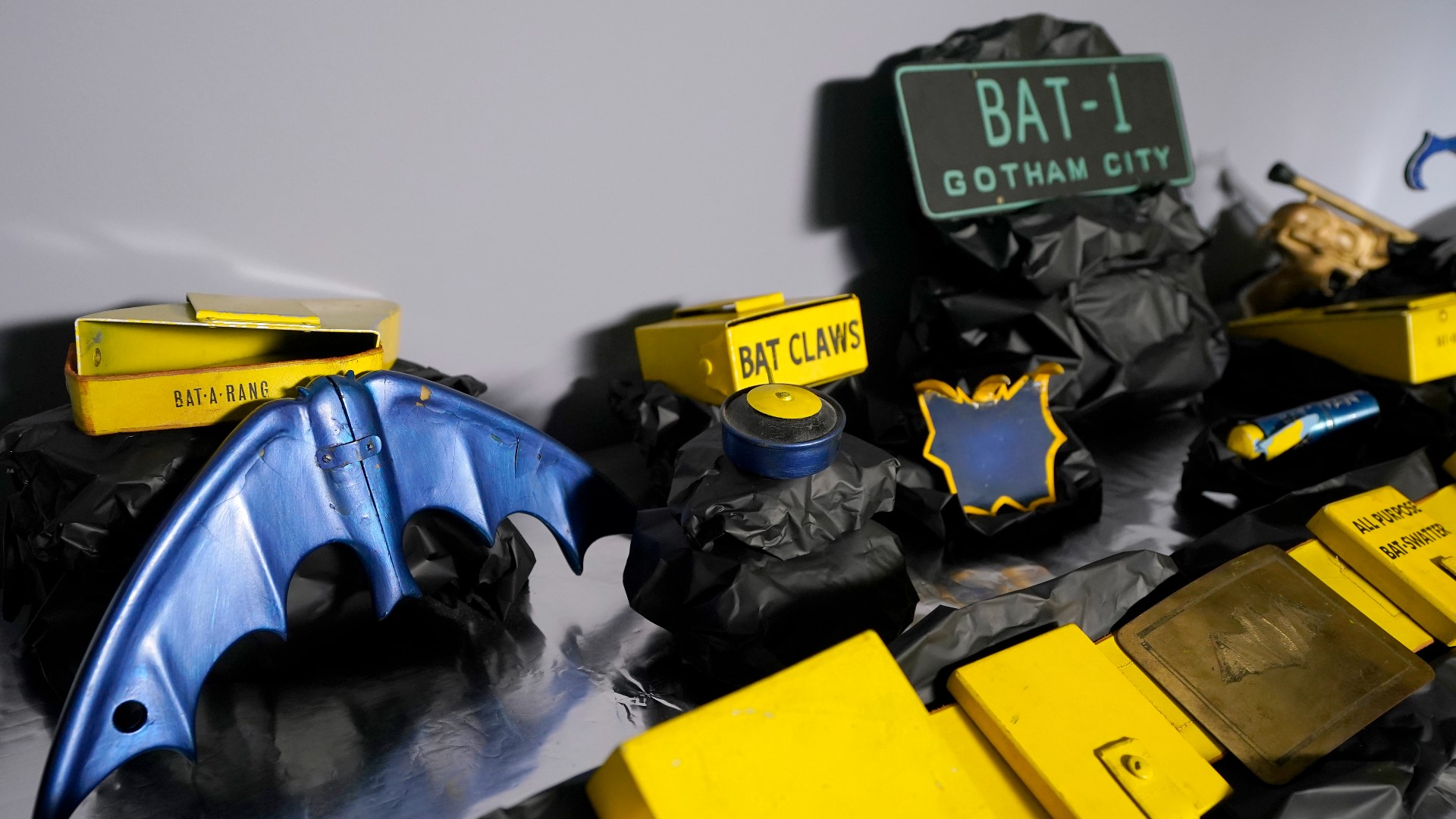 Hollywood model maker's collection up for auction in Dallas | wfaa.com