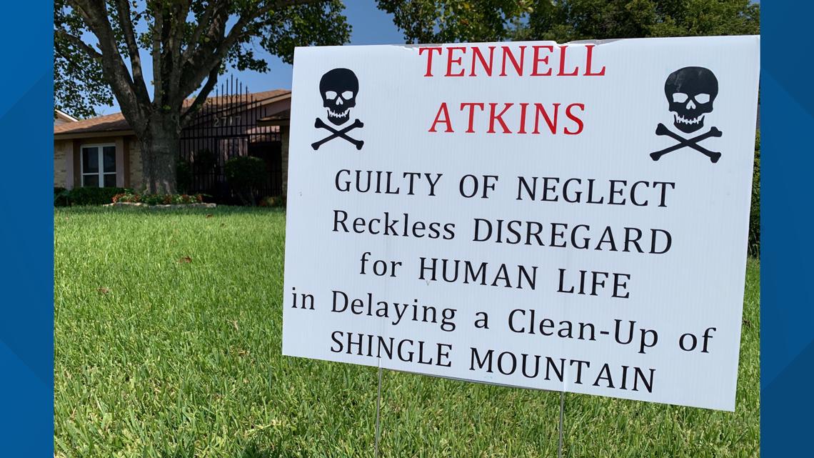 Group uses 'Shingle Mountain float' to demand cleanup of South Dallas ...