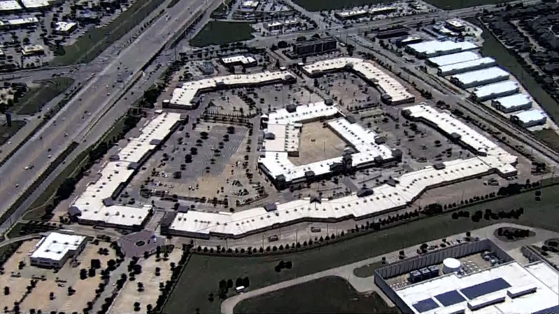 Allen Premium Outlets likely closed for at least 1 more weekend | wfaa.com