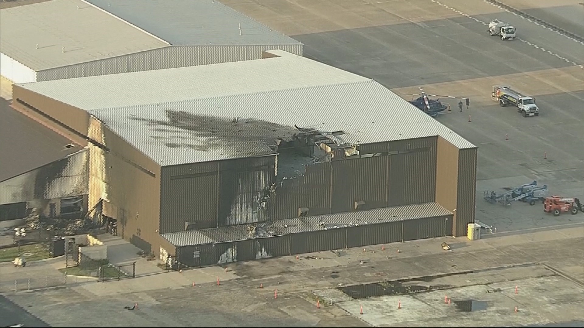 Family of 4 among 10 killed in Addison plane crash | wfaa.com