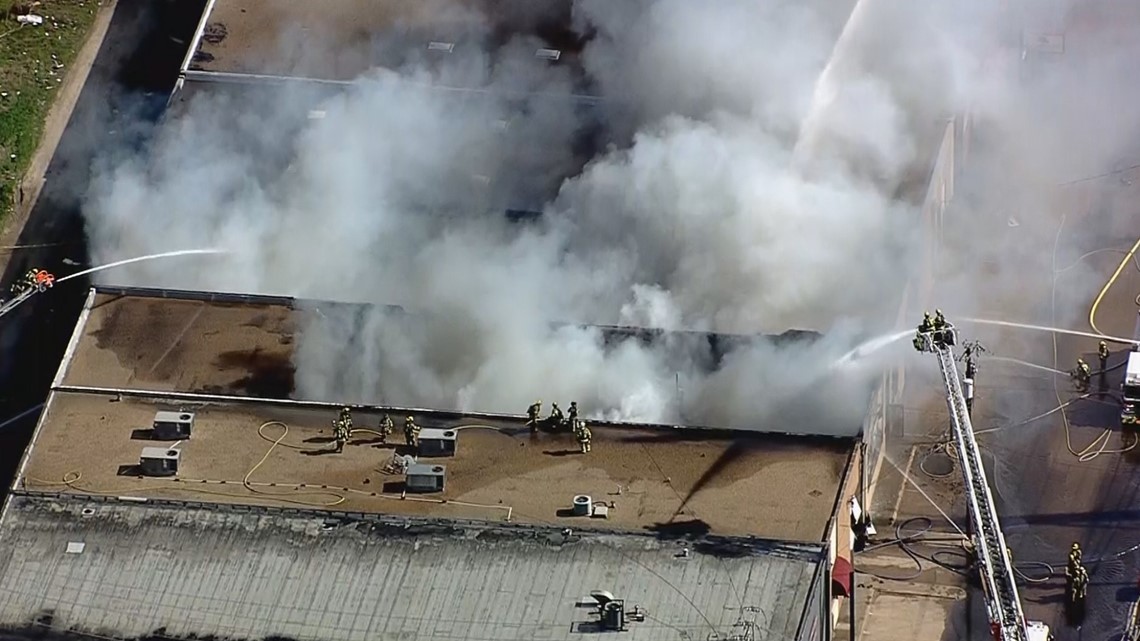 Crews battle fire at warehouse in west Dallas | wfaa.com
