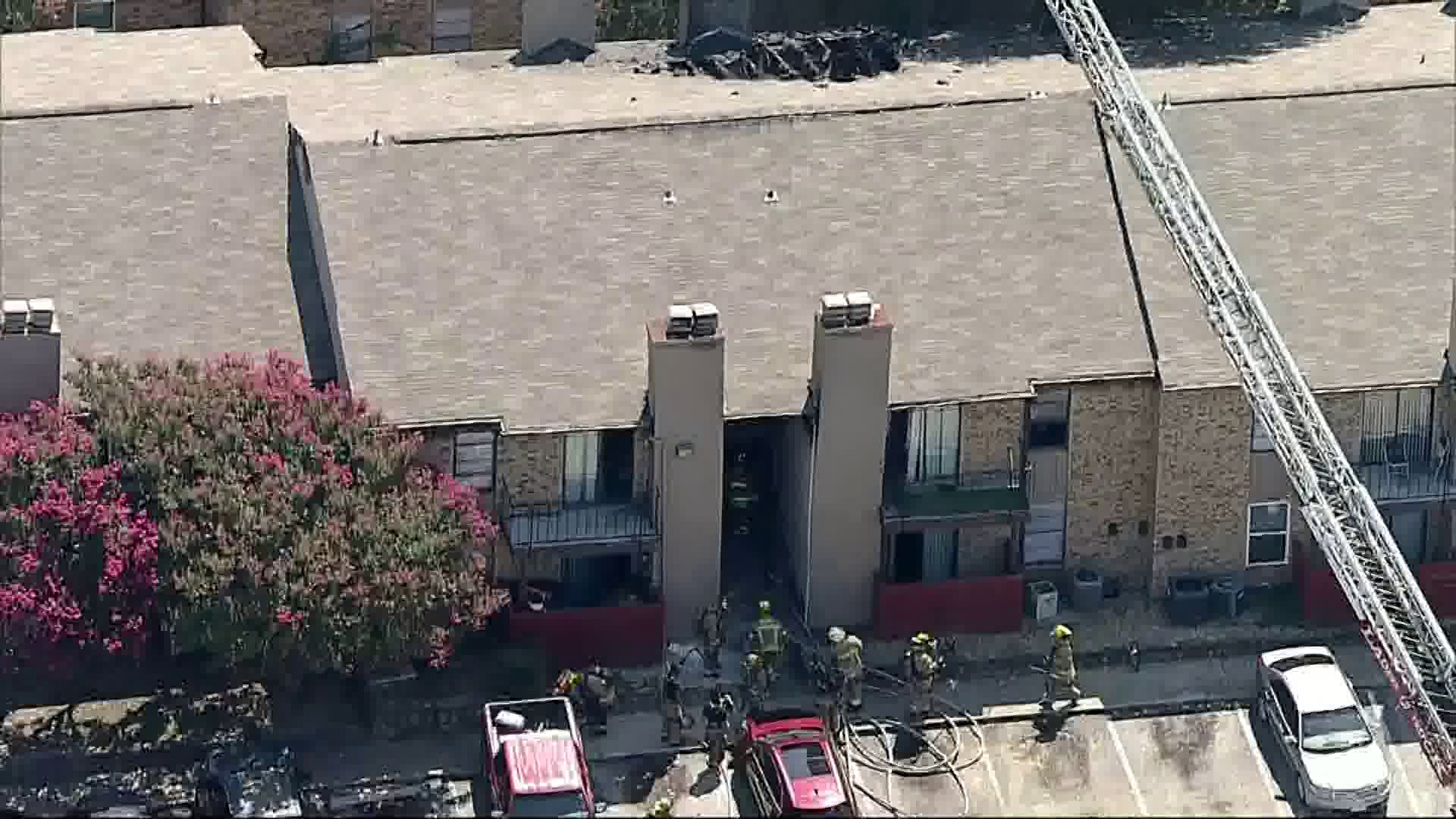 DFR: Firefighters battle large Dallas, Texas apartment fire | wfaa.com
