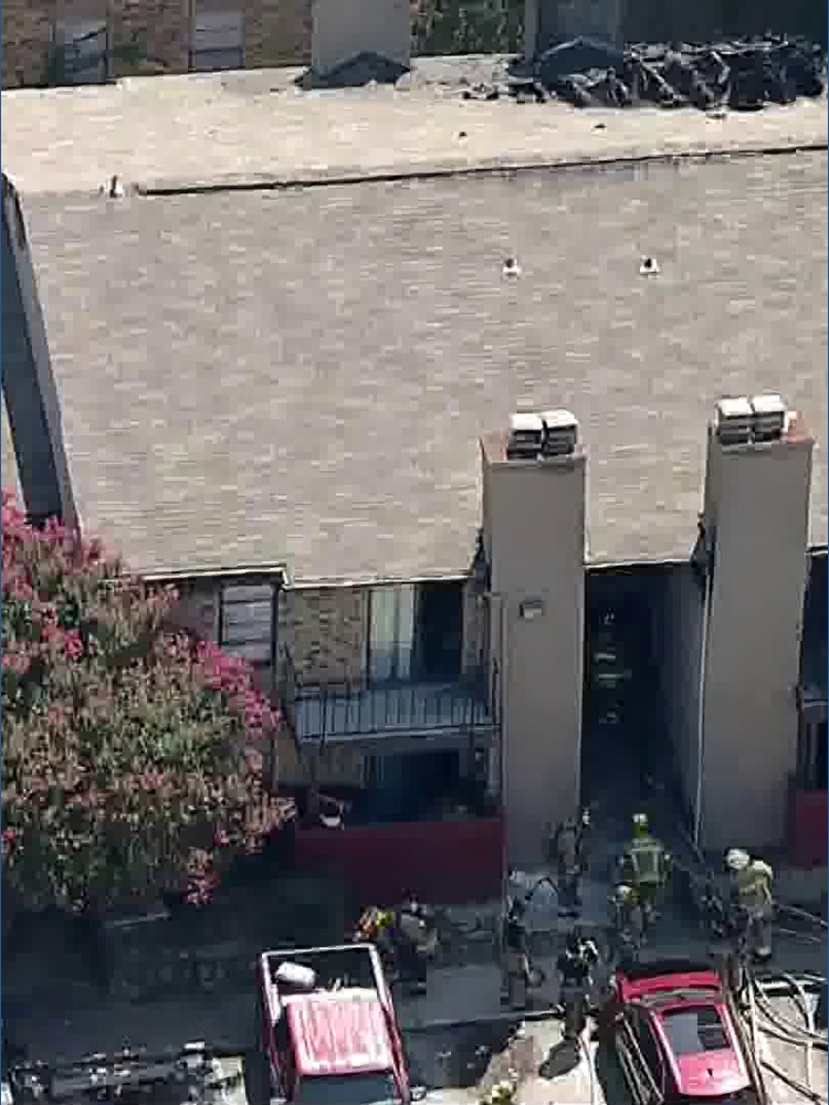 DFR: Firefighters battle large Dallas, Texas apartment fire | wfaa.com