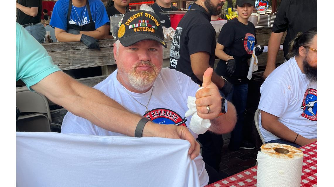 Riscky's BBQ rib-eating contest | Veteran wins for 6th time | wfaa.com