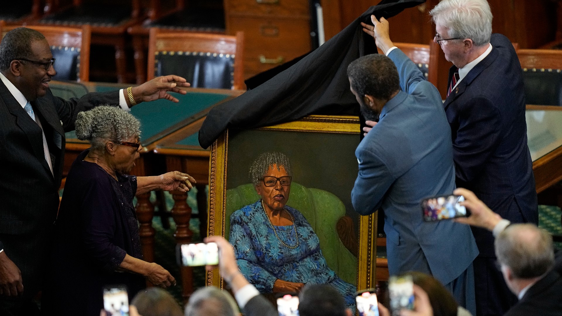 Opal Lee portrait: Grandmother of Juneteenth honored Texas Senate ...