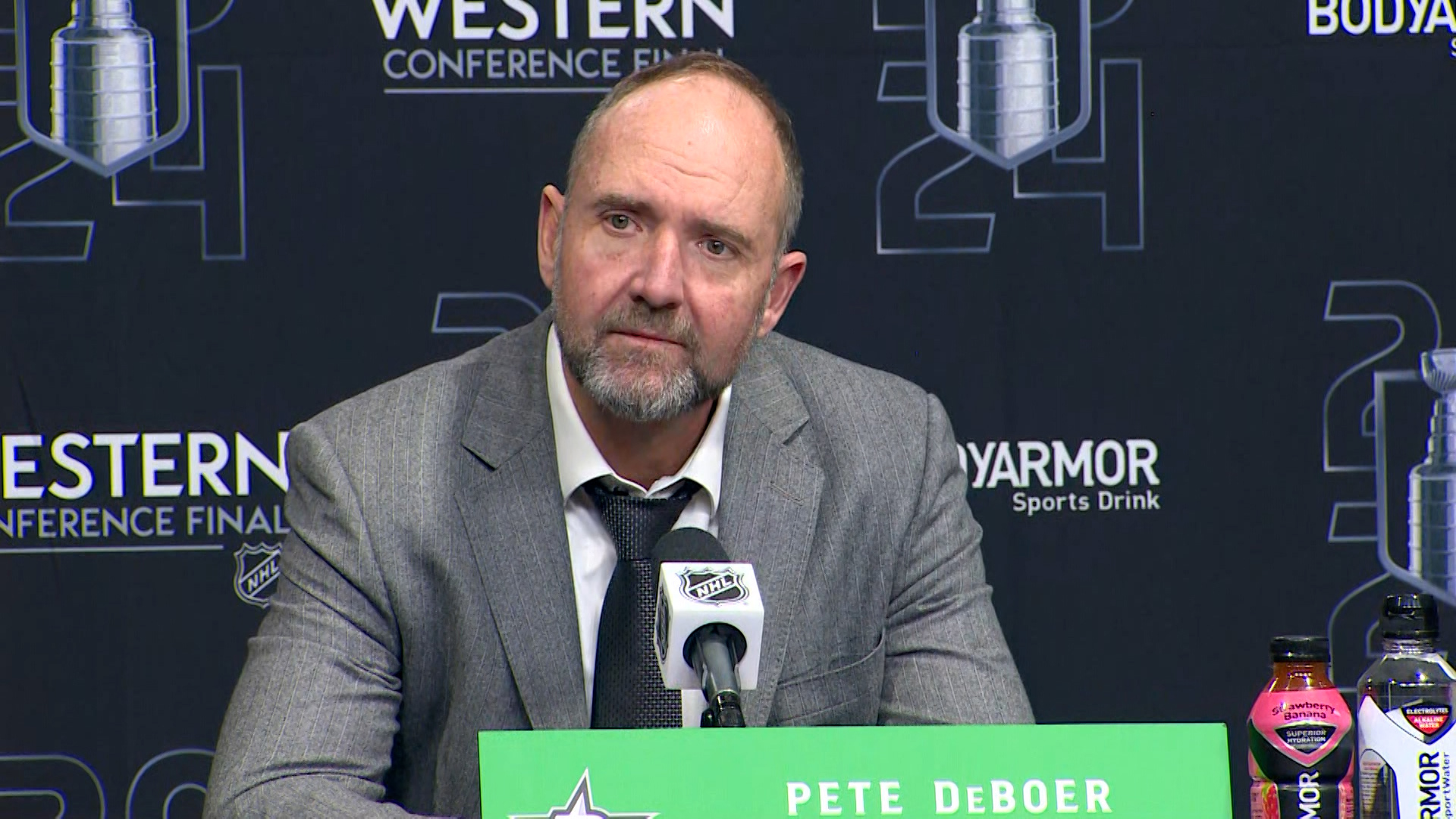 Two days before season opener Stars coach DeBoer returns to ice | wfaa.com