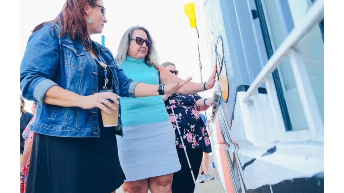 Fort Worth mural is first blind-accessible in area | wfaa.com