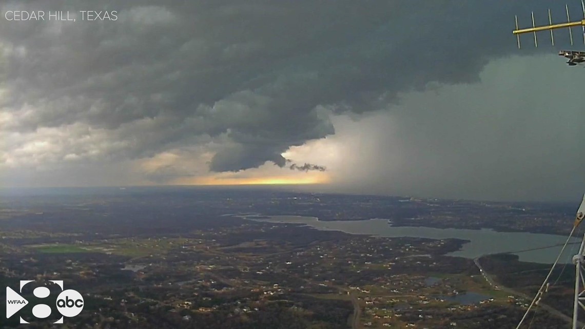 DFW storm timelapse: Wall of rain, clouds, lightning rolls over lake ...