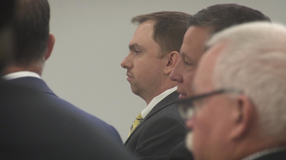 Aaron Dean sentencing trial: Jury starts Day 2 of deliberations | wfaa.com