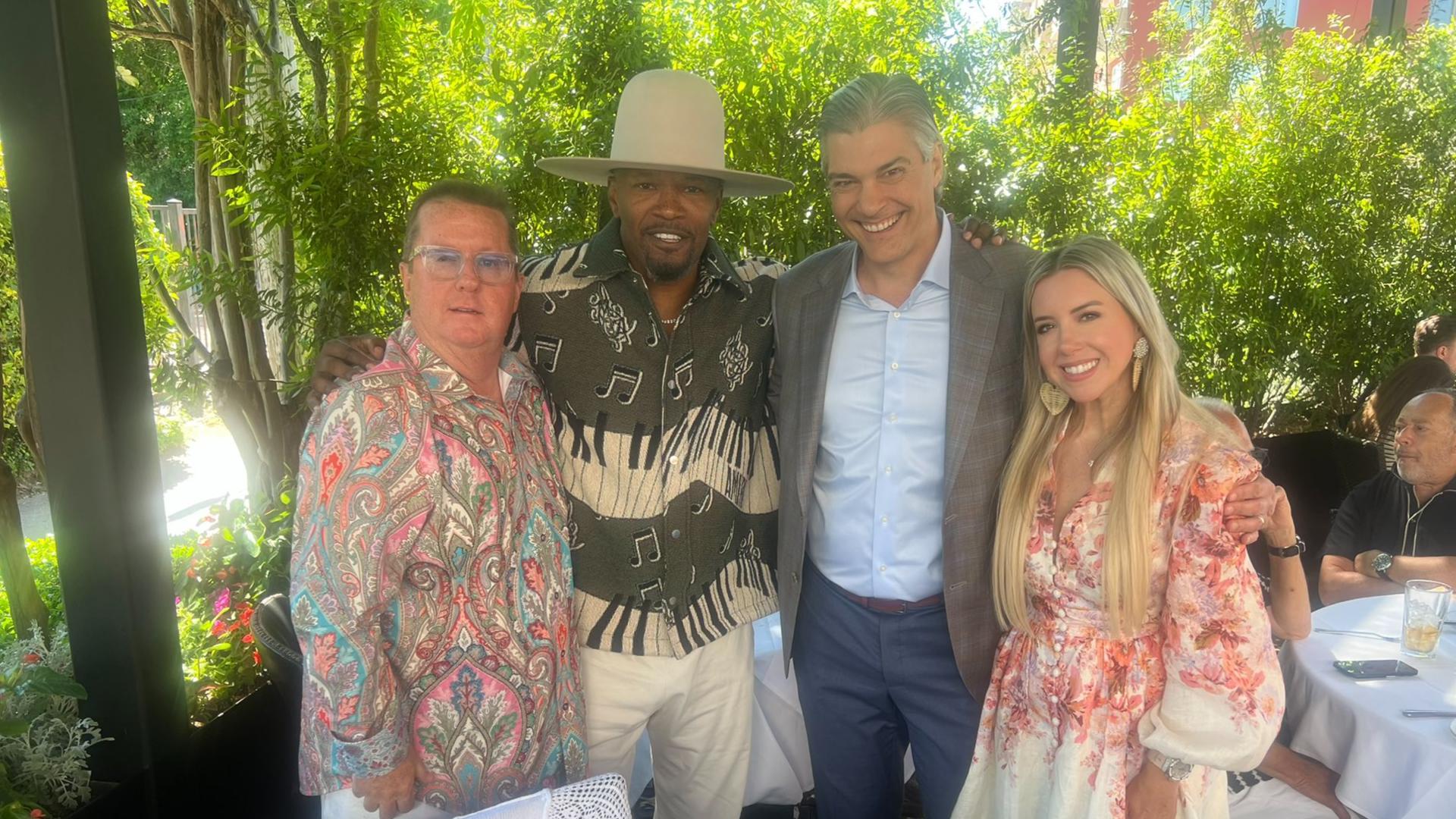 Jamie Foxx stops by Al Biernat's steakhouse in Dallas for Easter brunch ...