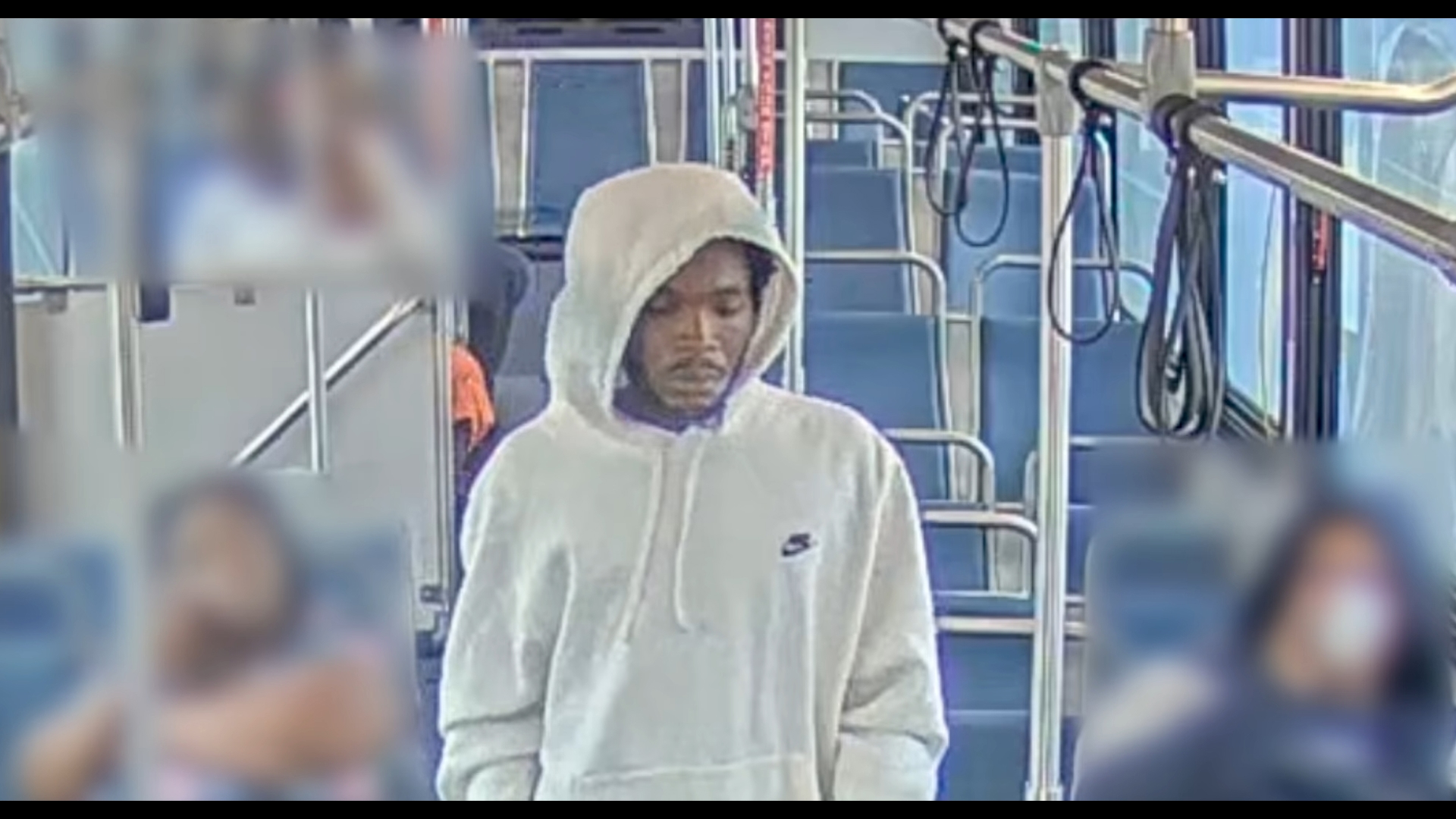 Passenger attacked, robbed on Trinity Metro bus in Fort Worth | wfaa.com