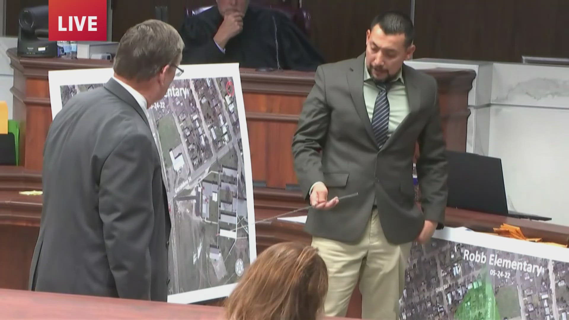 Parent & sheriff's deputy describes initial response to Uvalde school ...